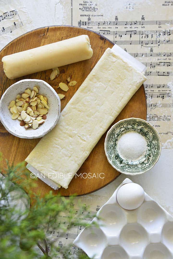 Quick Banketstaaf (Dutch Christmas Log Pastry with Marzipan) - An ...