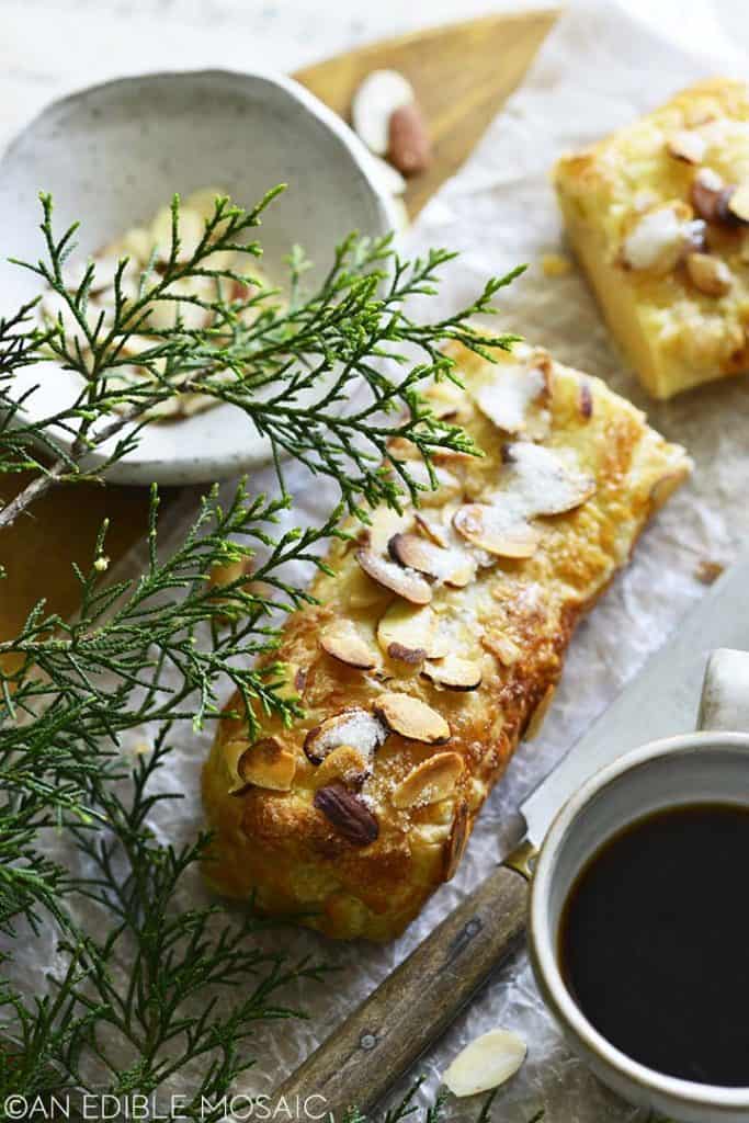 Quick Banketstaaf (Dutch Christmas Log Pastry with Marzipan) - An ...