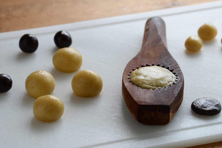 Ma’amoul (Middle Eastern Date Filled Cookies) - An Edible Mosaic™
