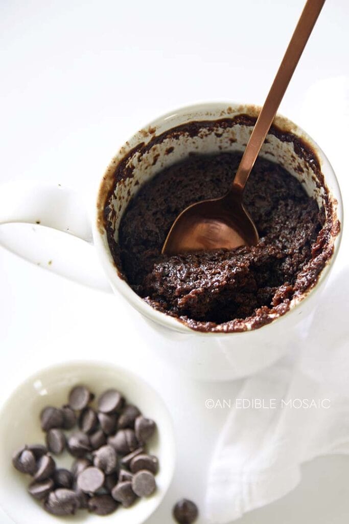 Easy 5-Minute Microwave Chocolate Mug Cake Recipe With No Cleanup - An ...