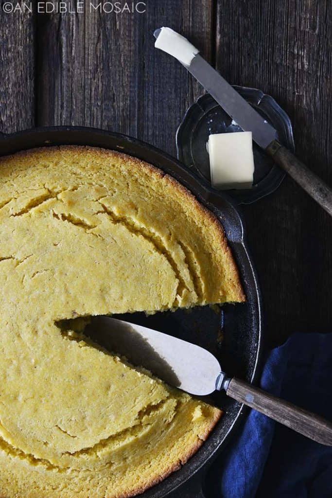 Easy Cast Iron Skillet Cornbread Recipe (Moist Sweet Cornbread!) {video ...