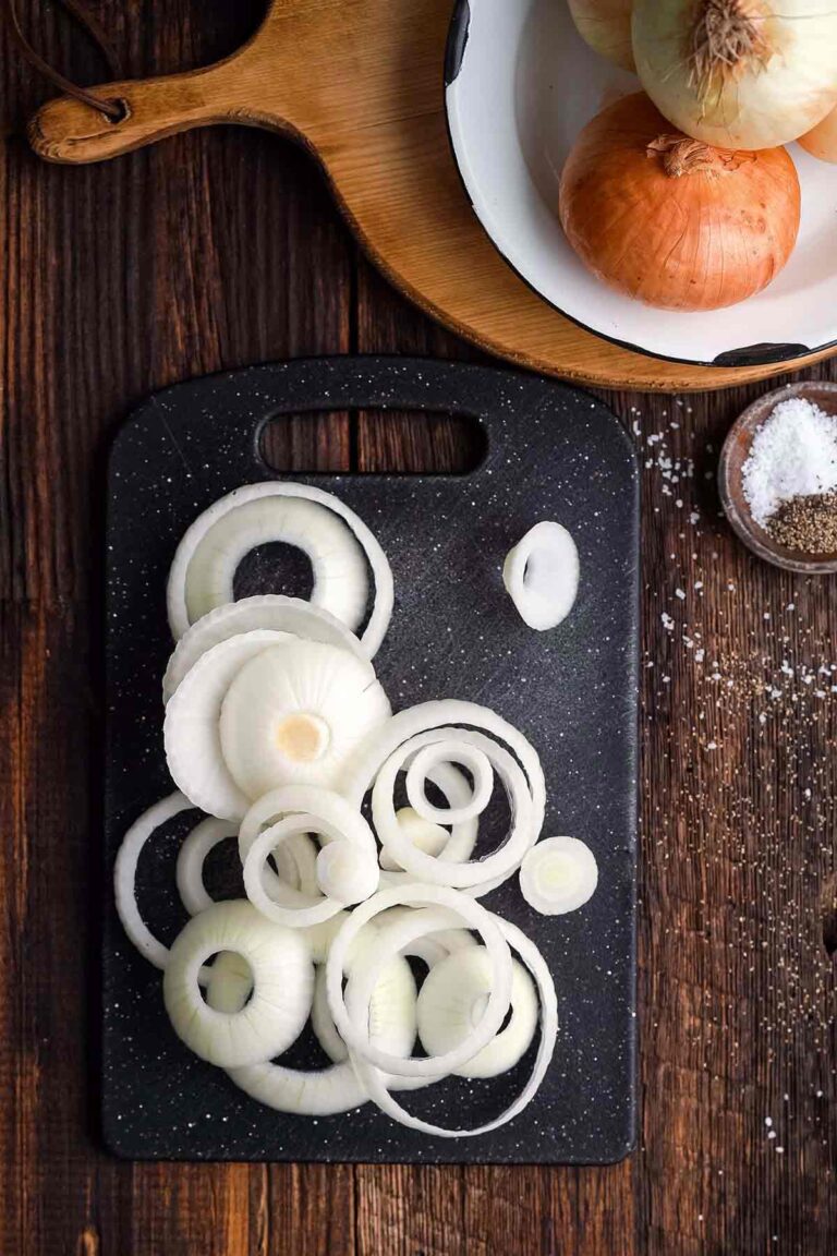 Crispy Beer Battered Onion Ring Recipe {video} - An Edible Mosaic™