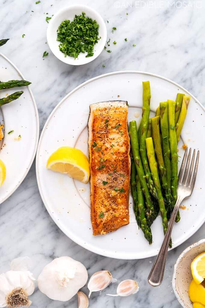 10-Minute Garlic Butter Salmon Recipe (Restaurant Quality!) - An Edible ...