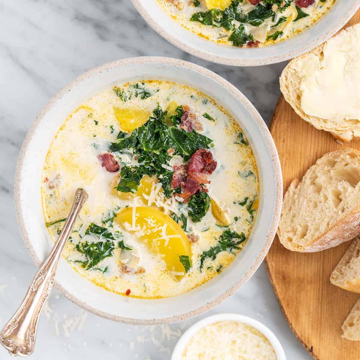 Best Easy 30-Minute Copycat Olive Garden Zuppa Toscana Soup Recipe - An ...