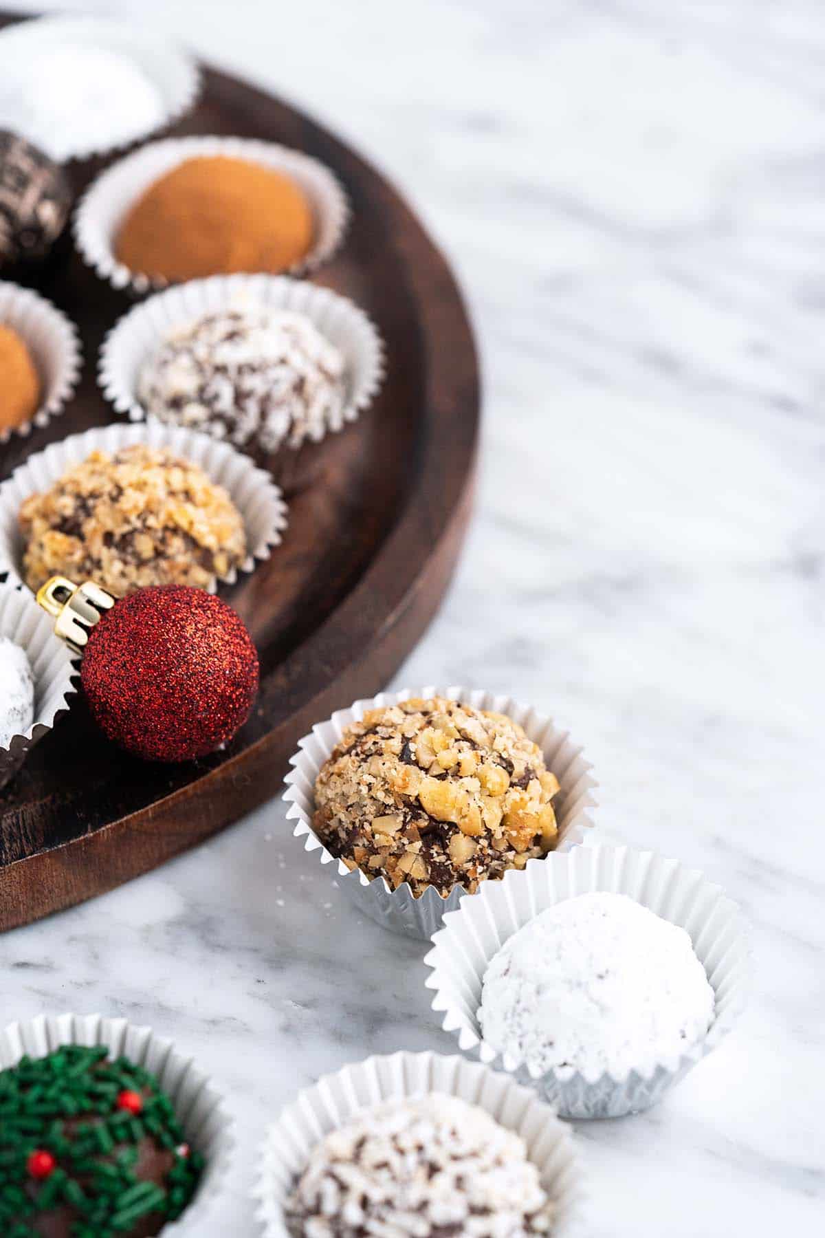No Bake Classic Chocolate Rum Balls Recipe - Easy to Make in 20 Minutes ...