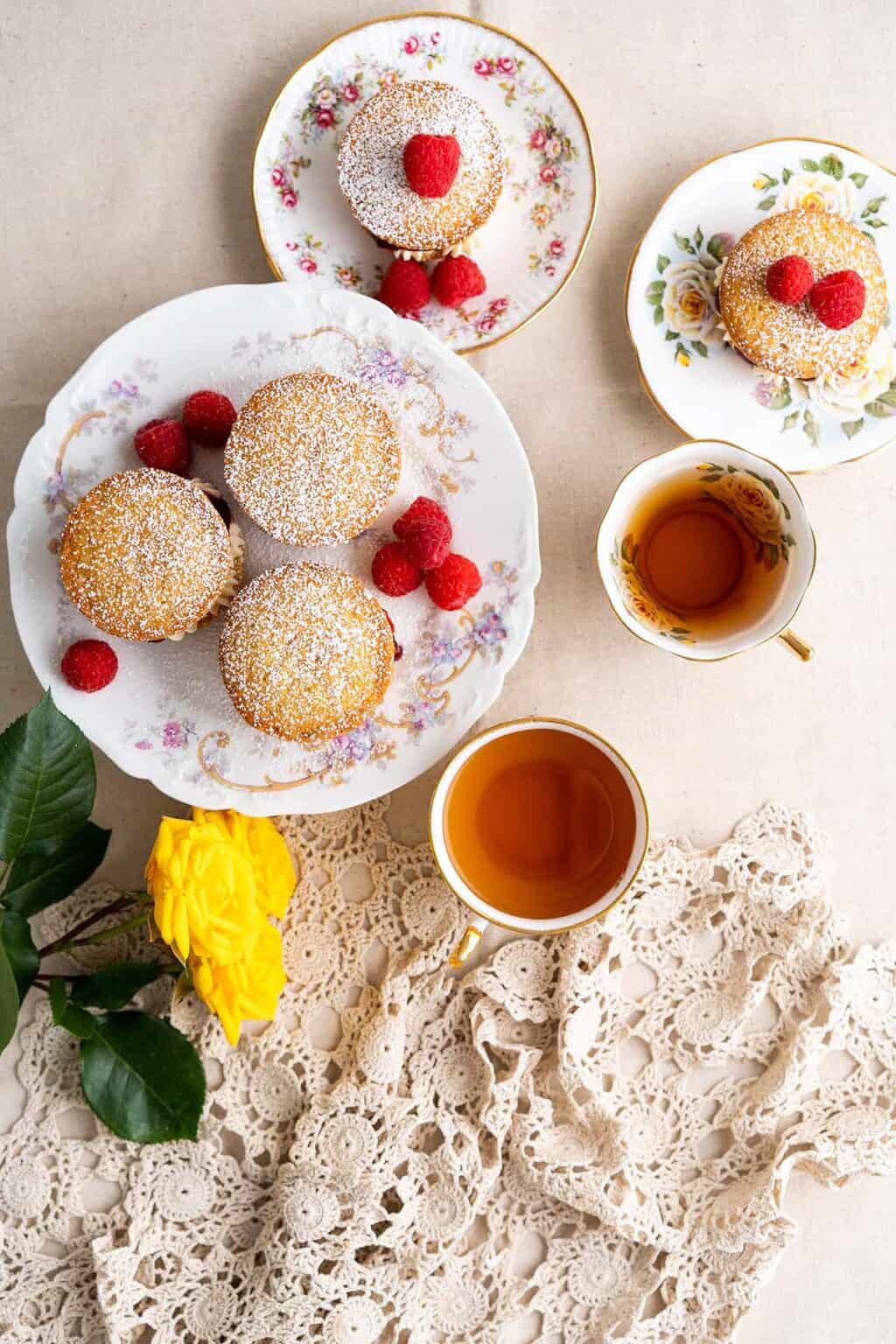 Mini Victoria Sponge Cake Recipe - An Edible Mosaic™