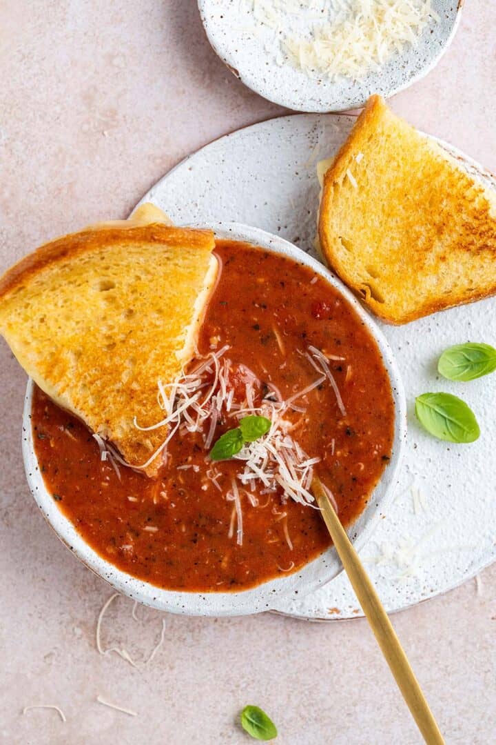 Grilled Cheese and Tomato Soup From Scratch in 20 Minutes