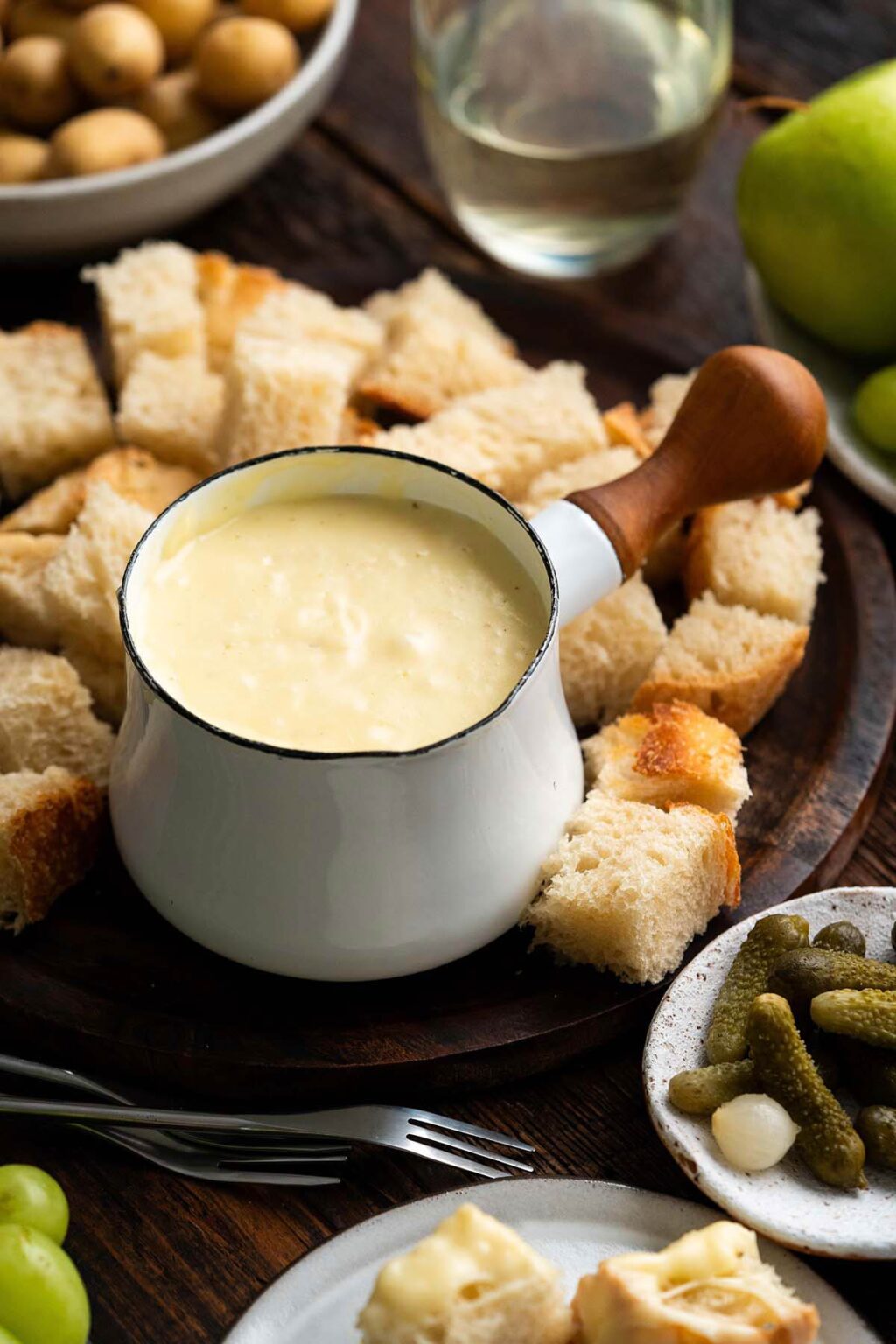 How to Make Cheese Fondue {video} - An Edible Mosaic™